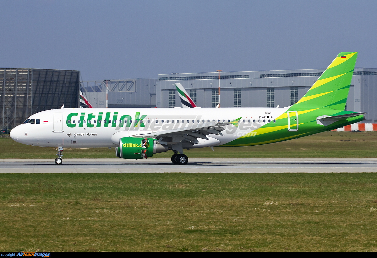 Airbus A320-214 - Large Preview - AirTeamImages.com